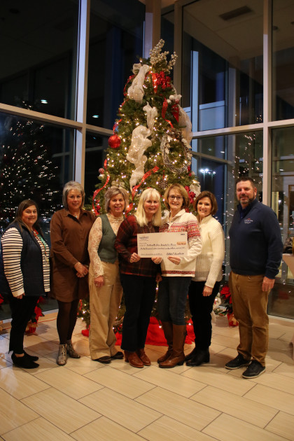 Carlinville Area Hospital & Clinics Auxiliary Donates $30,000 for New ...